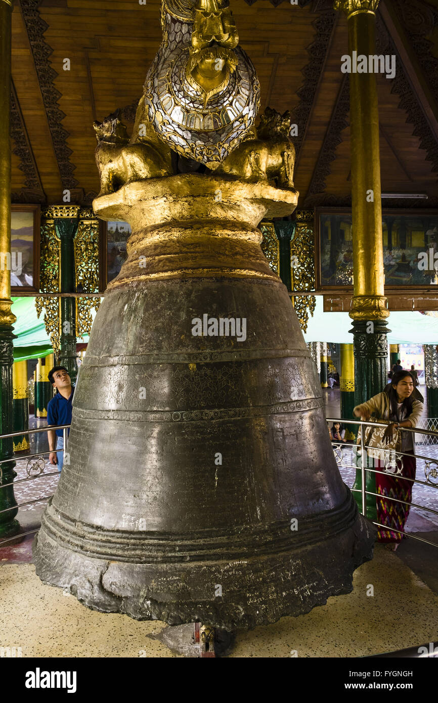 Bell shwedagon pagoda hi-res stock photography and images - Alamy