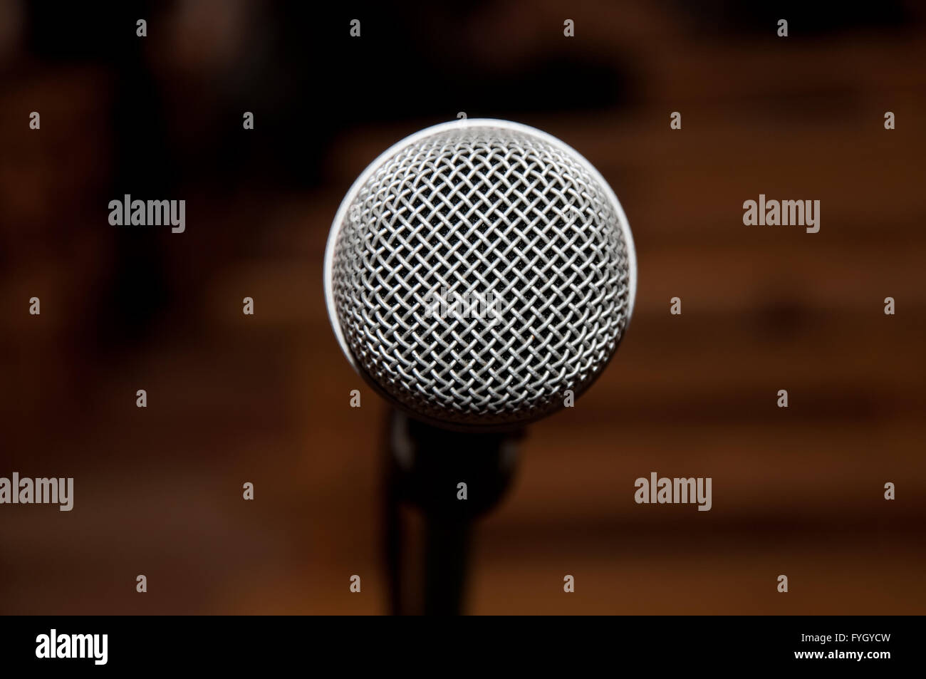 Silver microphone hi-res stock photography and images - Alamy