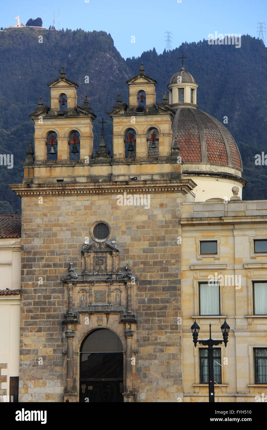 Bogota colobia street Stock Photo - Alamy