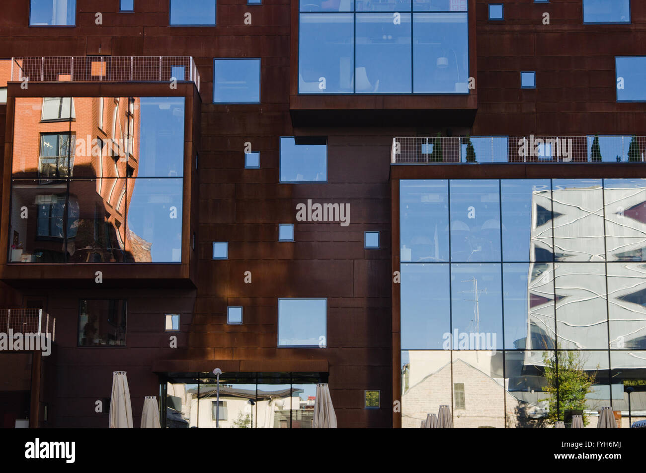 Big window frame texture hi-res stock photography and images - Alamy