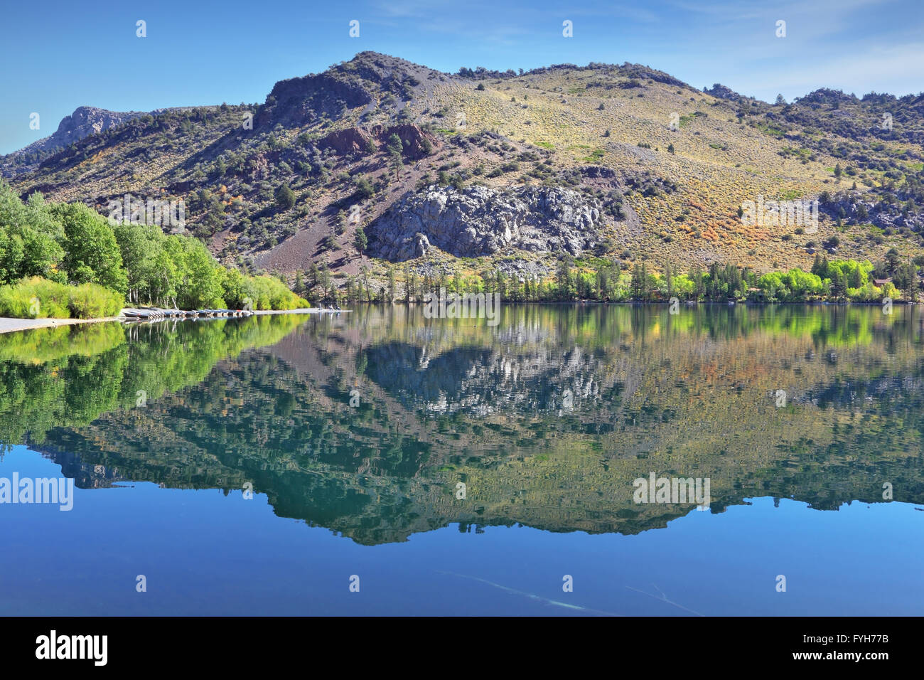A shallow lake in the mountains of California Stock Photo - Alamy