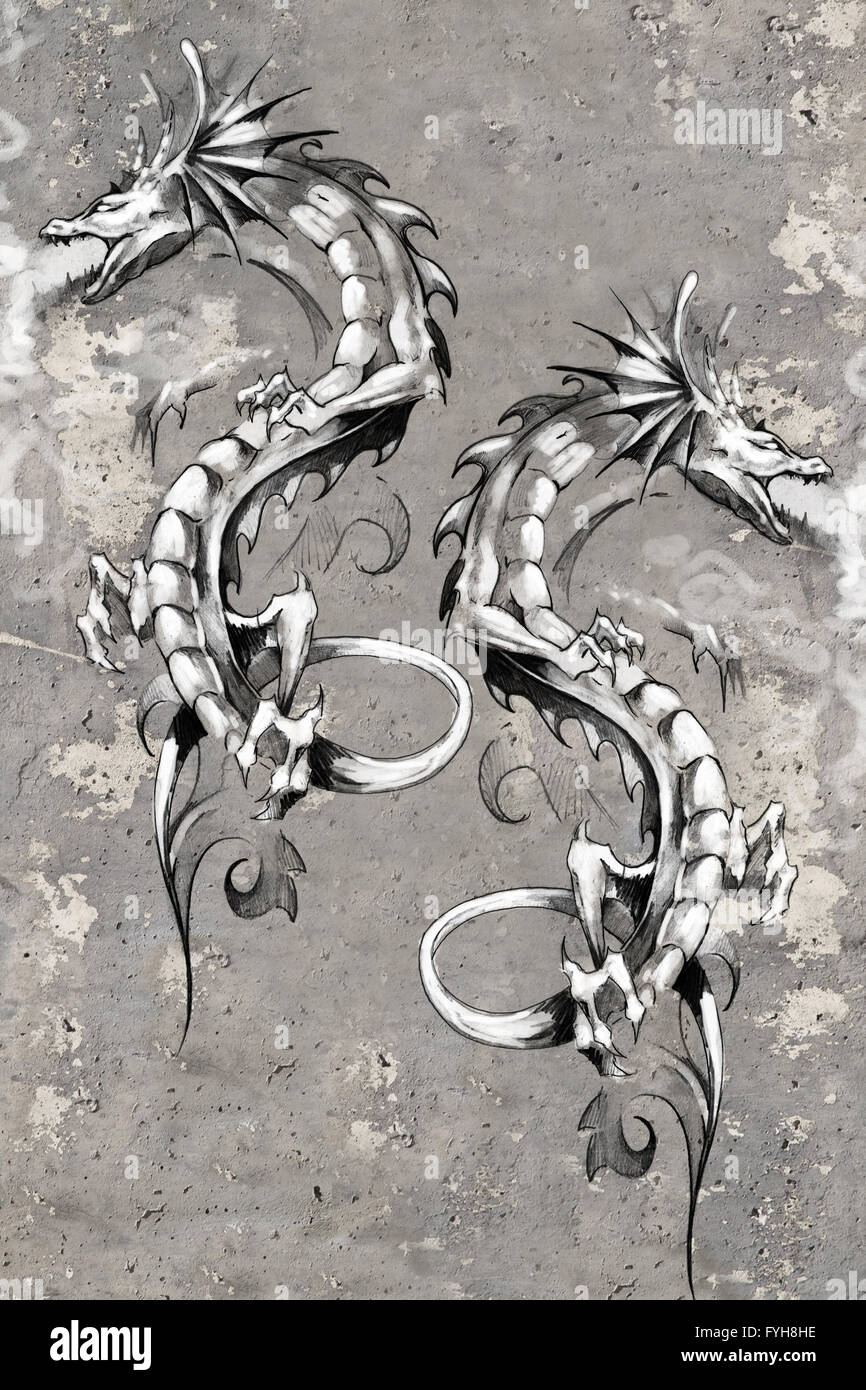 Dragons claw hi-res stock photography and images - Alamy