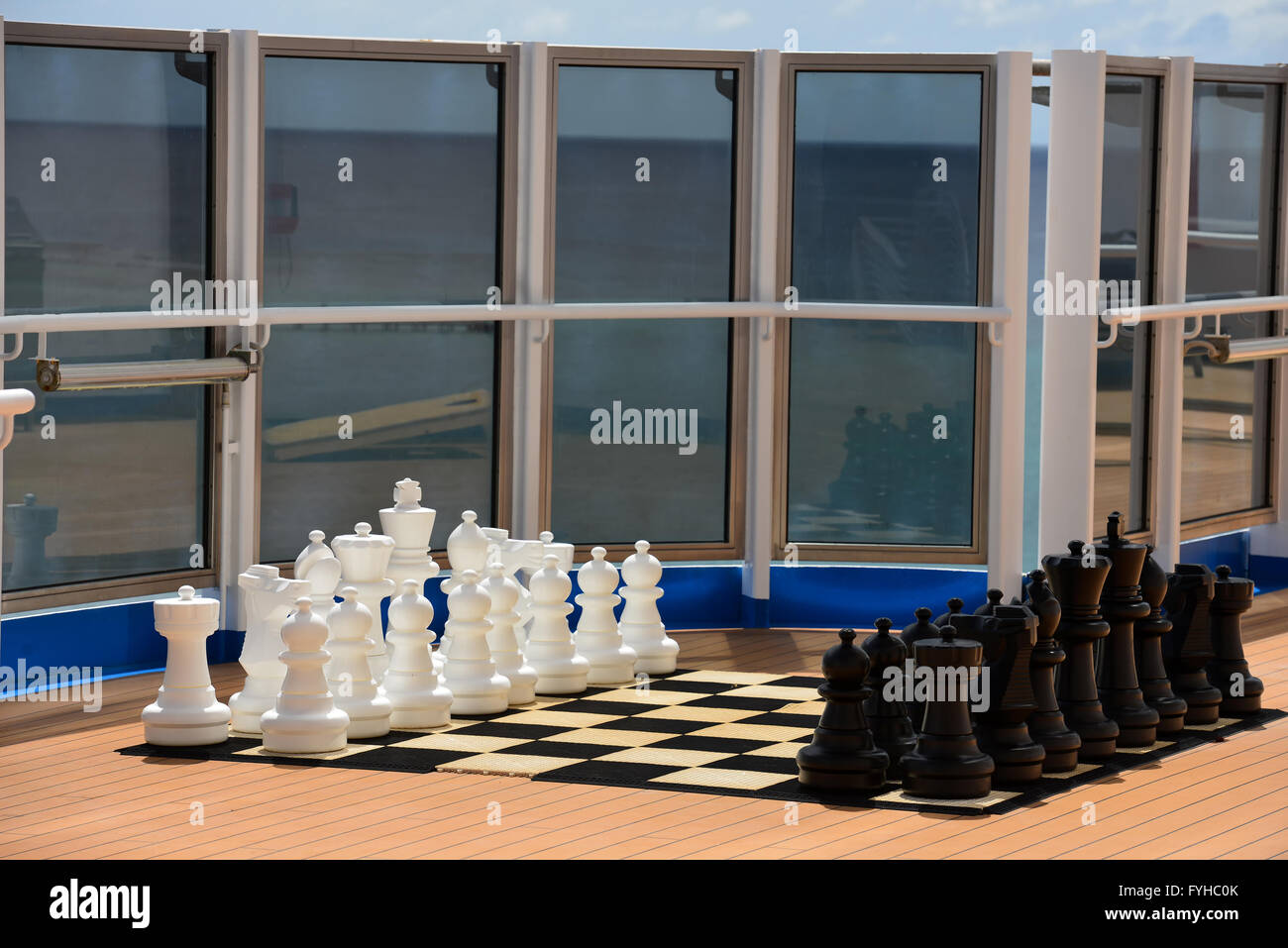 Big chess pieces hi-res stock photography and images - Alamy
