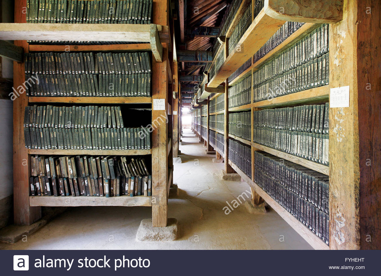 End Aisle High Resolution Stock Photography and Images - Alamy
