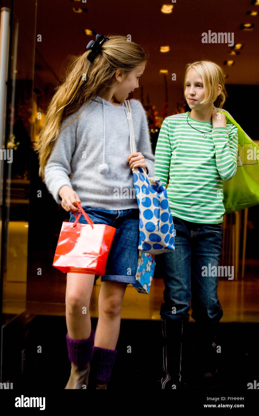 Girlfriends out walking together hi-res stock photography and images ...