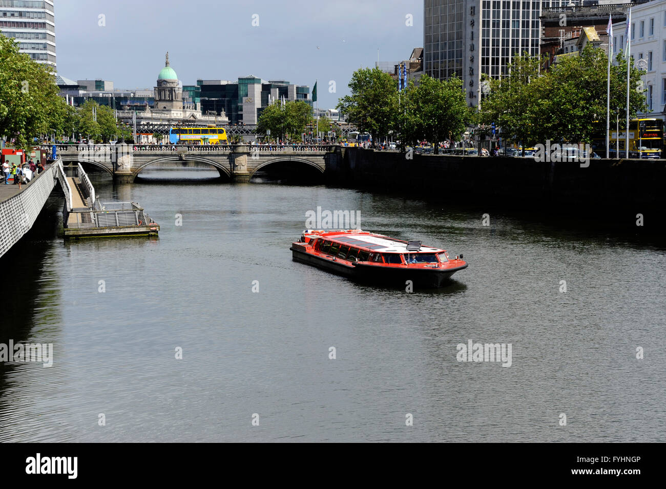 Oconnell bridge and the custom house hi-res stock photography and ...