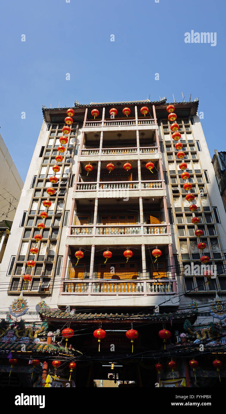 building in chinatown in bangkok Stock Photo - Alamy