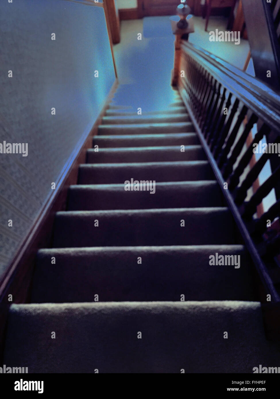 Descending steps stairs staircase hi-res stock photography and images ...