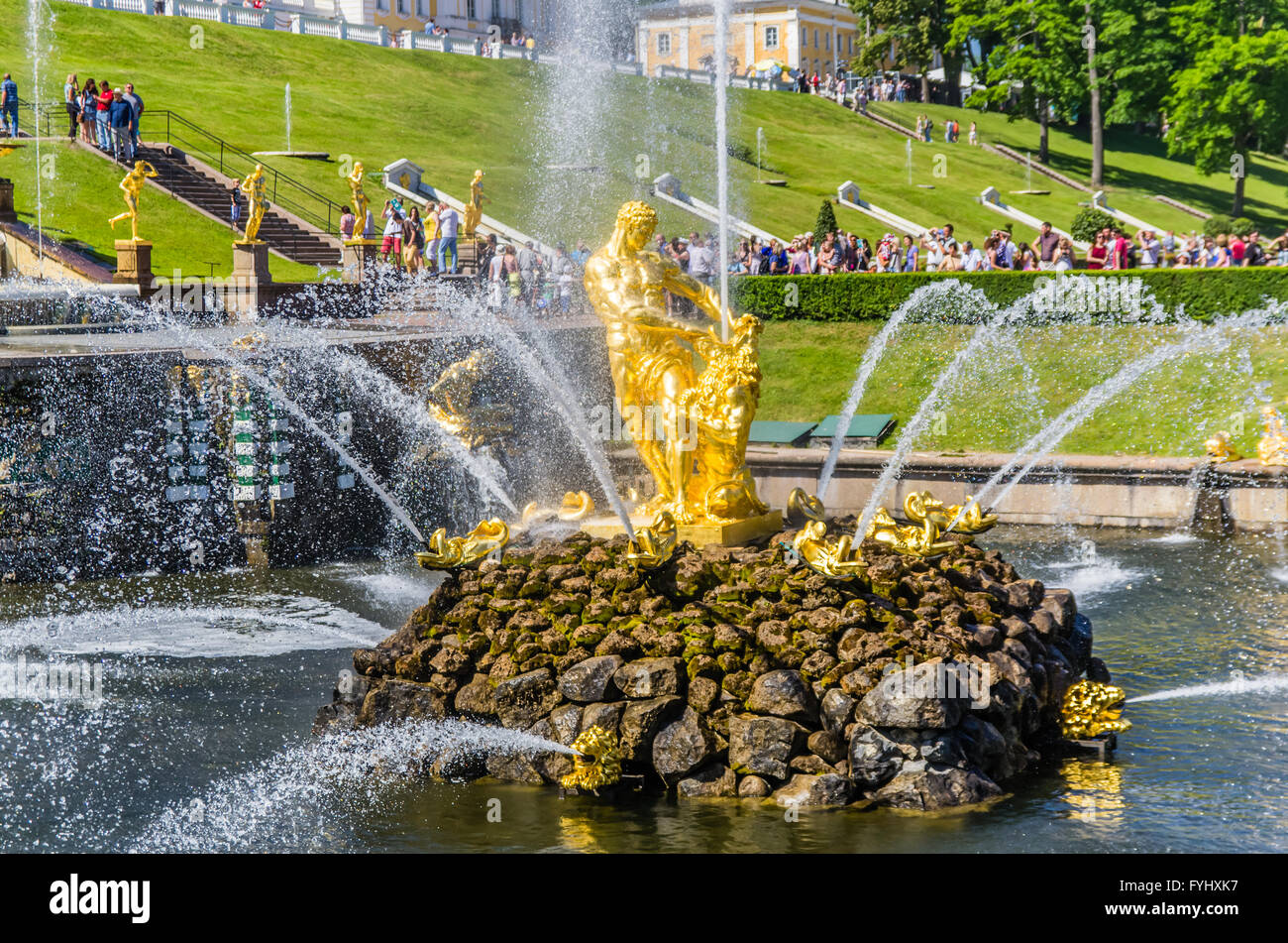 Samson and the lion sculpture hi-res stock photography and images - Alamy