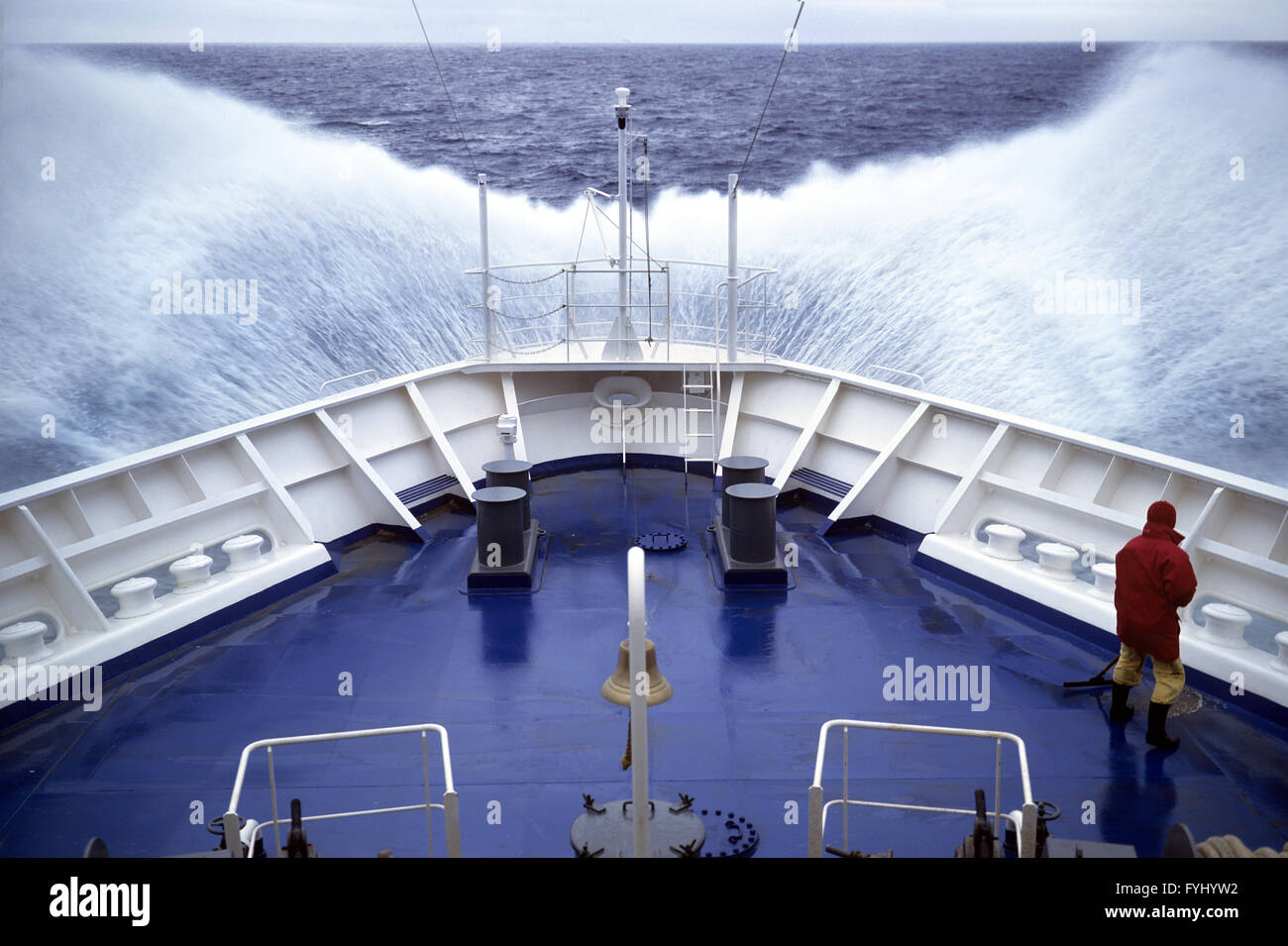 Bow wave hi-res stock photography and images - Alamy
