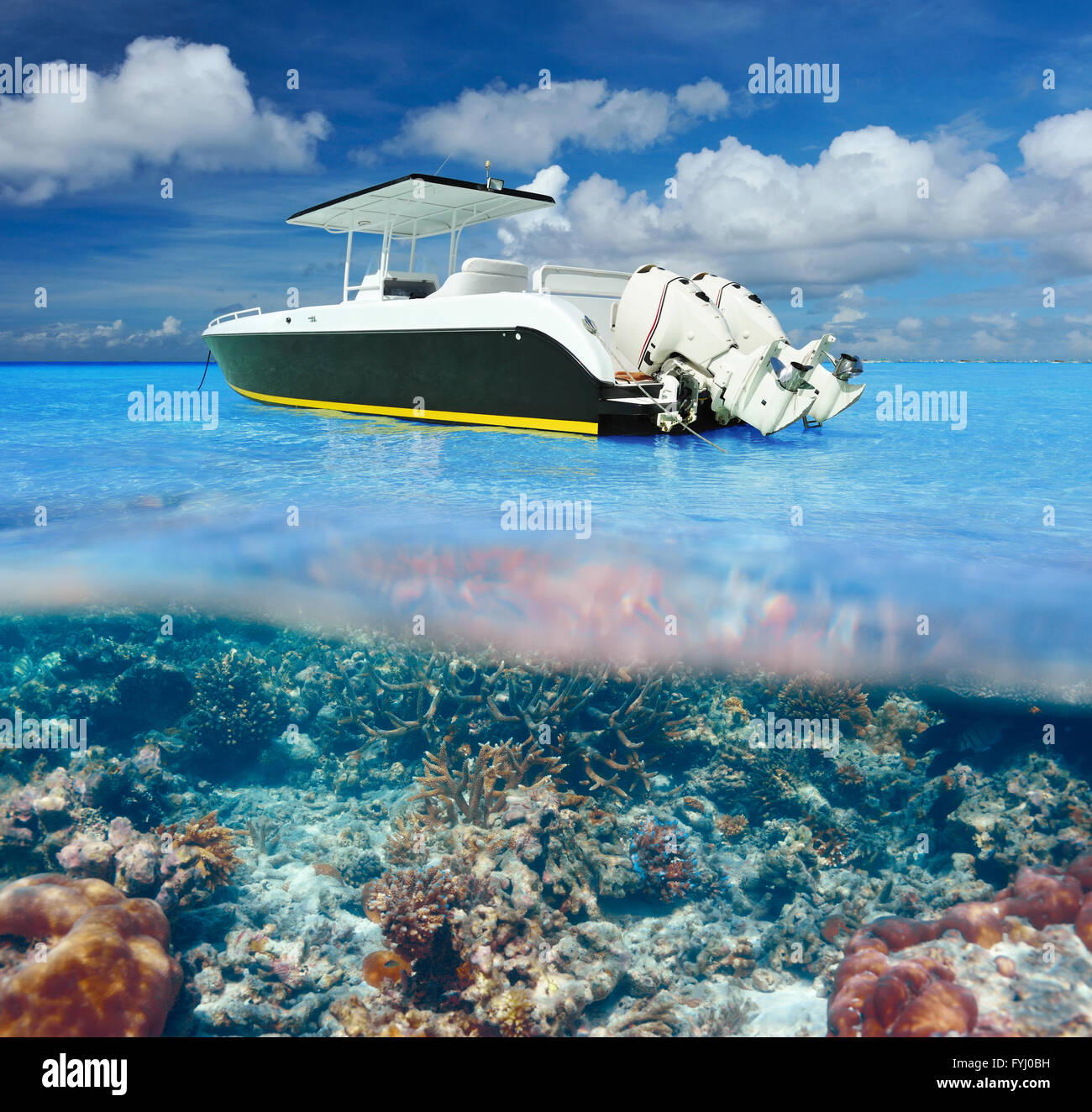 Beach and motor boat with coral reef underwater view Stock Photo - Alamy