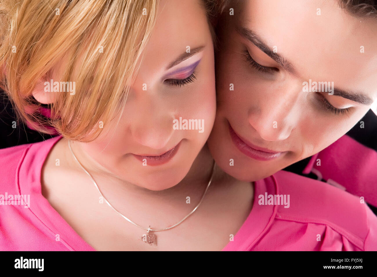 Faces close couple hi-res stock photography and images - Alamy