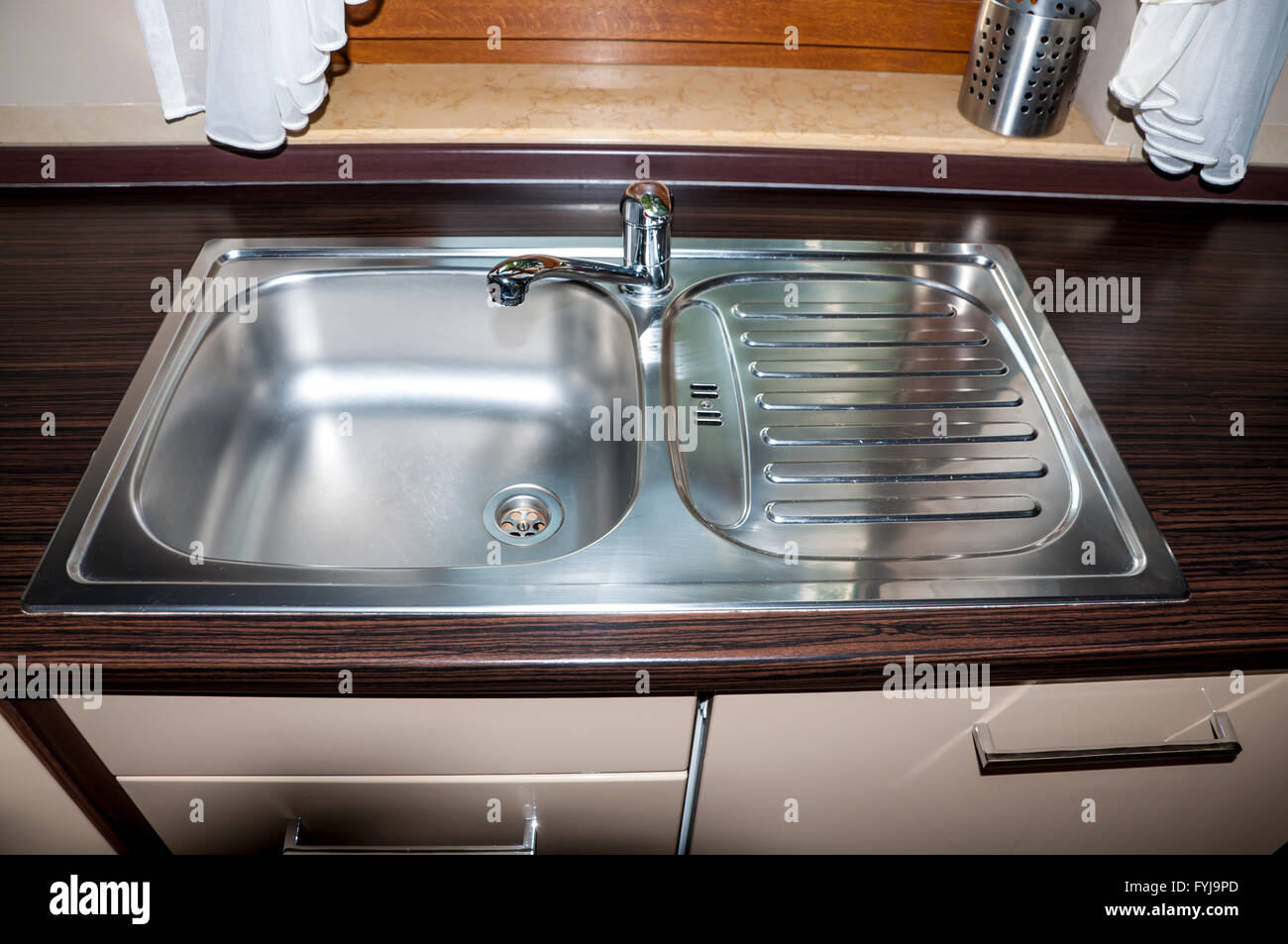Kitchen wash basin hi-res stock photography and images - Alamy