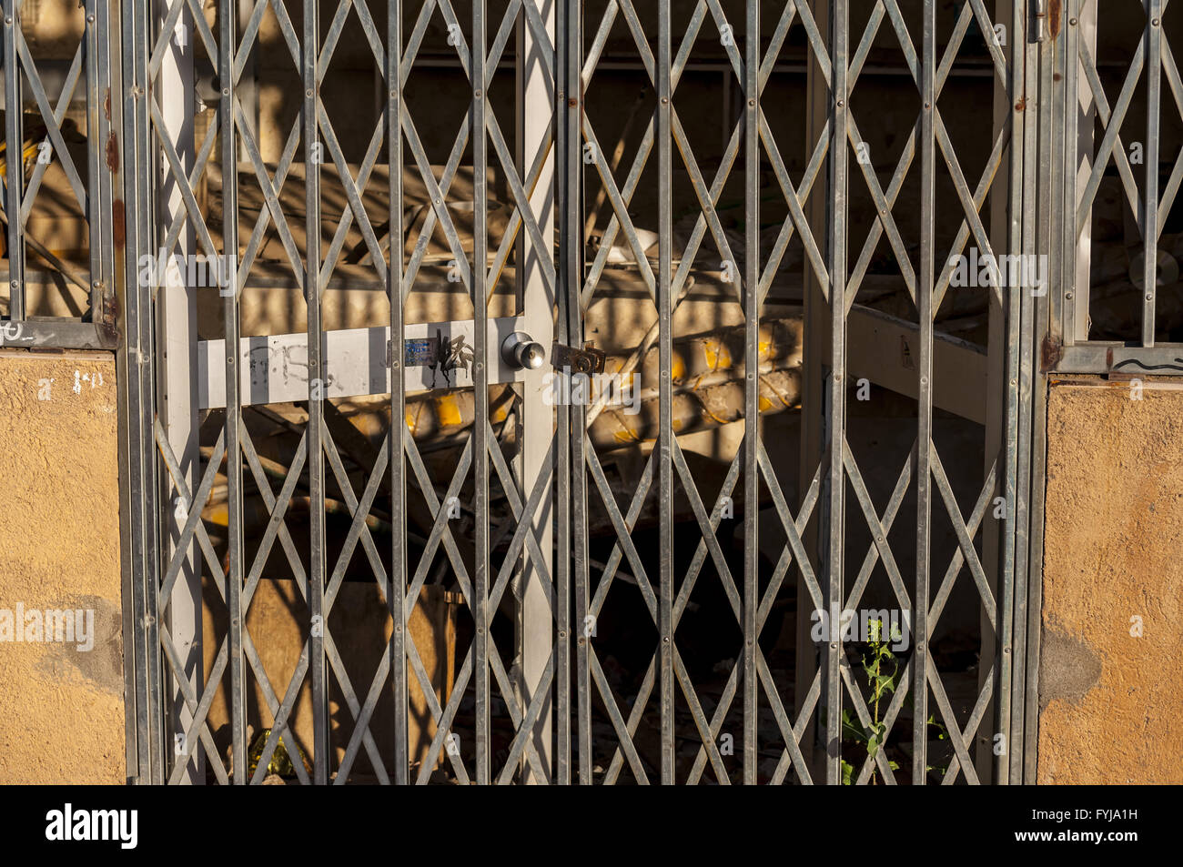 closed home, ruins Stock Photo - Alamy