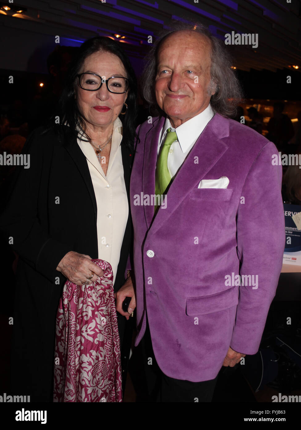 Andre chapelle and nana mouskouri hi-res stock photography and images ...