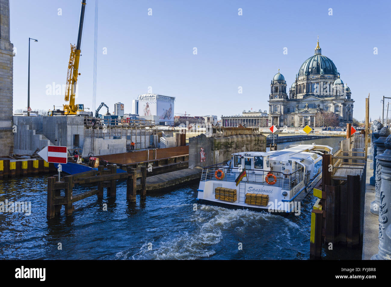 Reconstruction of Rathausbruecke bridge, Berlin Stock Photo - Alamy