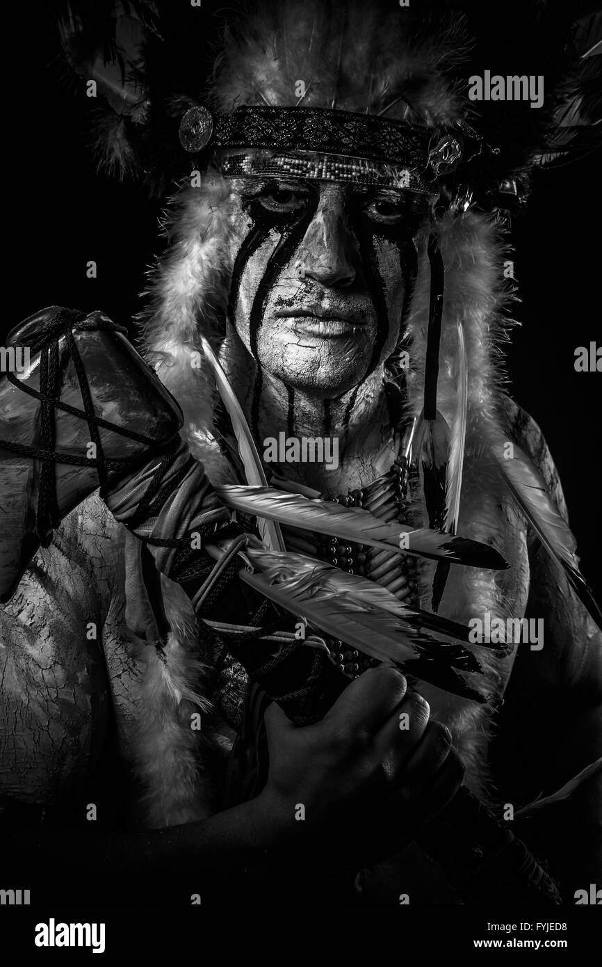 tribe Native, American Indian chief with big feather headdress Stock ...