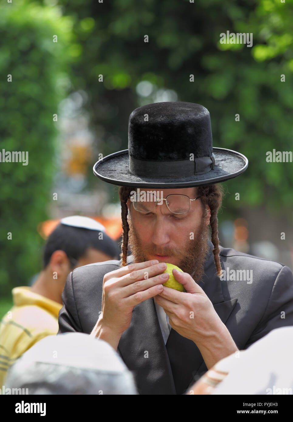 Long sidelocks hi-res stock photography and images - Alamy