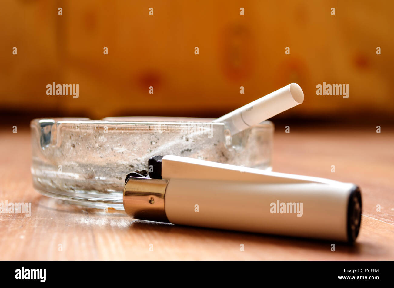 Ashtray and lighter Stock Photo - Alamy