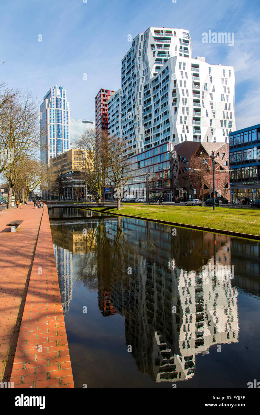 Neighborhood on Westersingel, downtown, canal, skyscrapers, Rotterdam ...