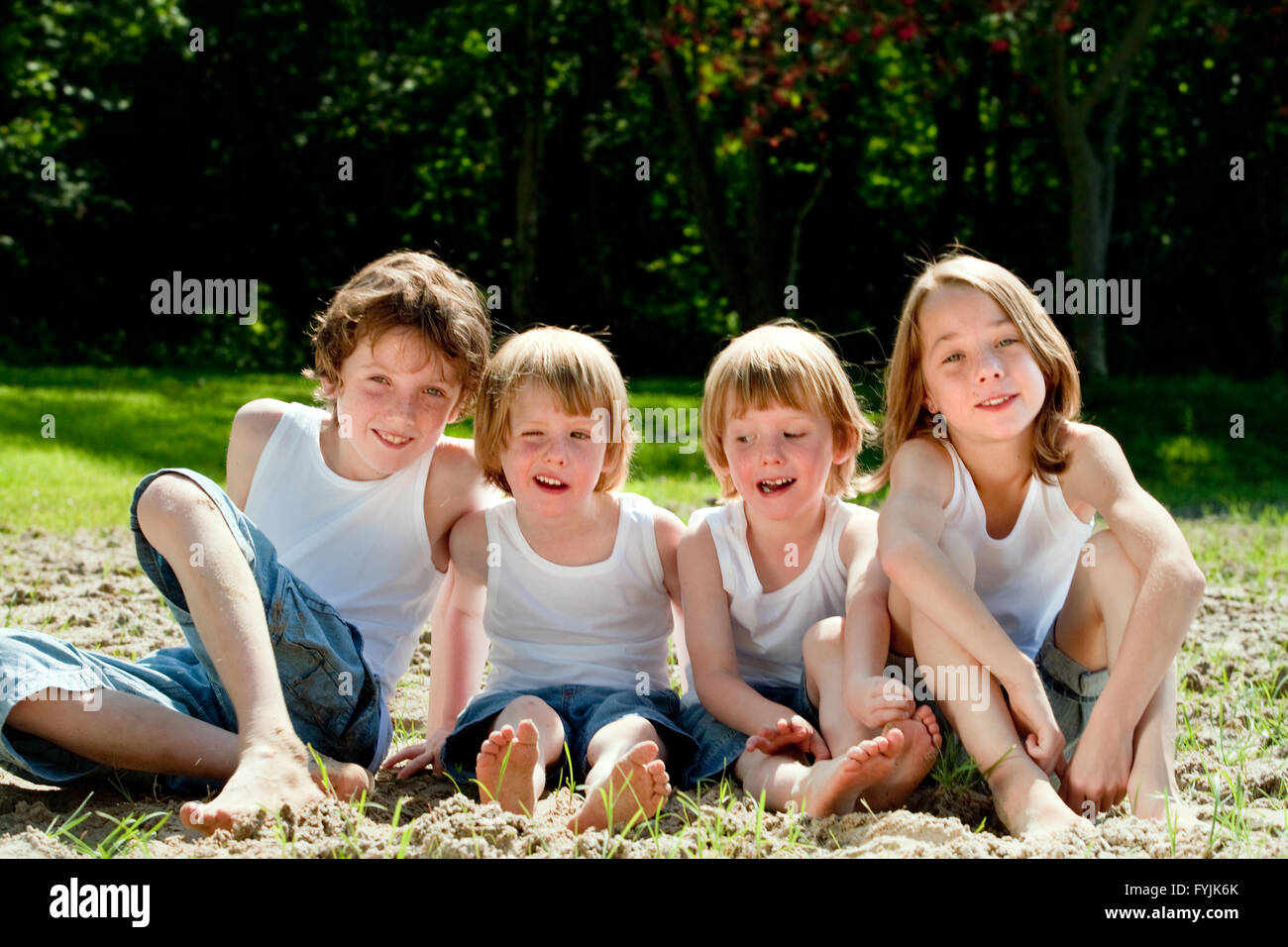 Children in spring hi-res stock photography and images - Alamy