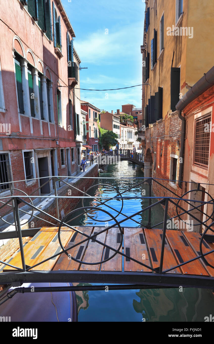 Channel light vessel hi-res stock photography and images - Alamy