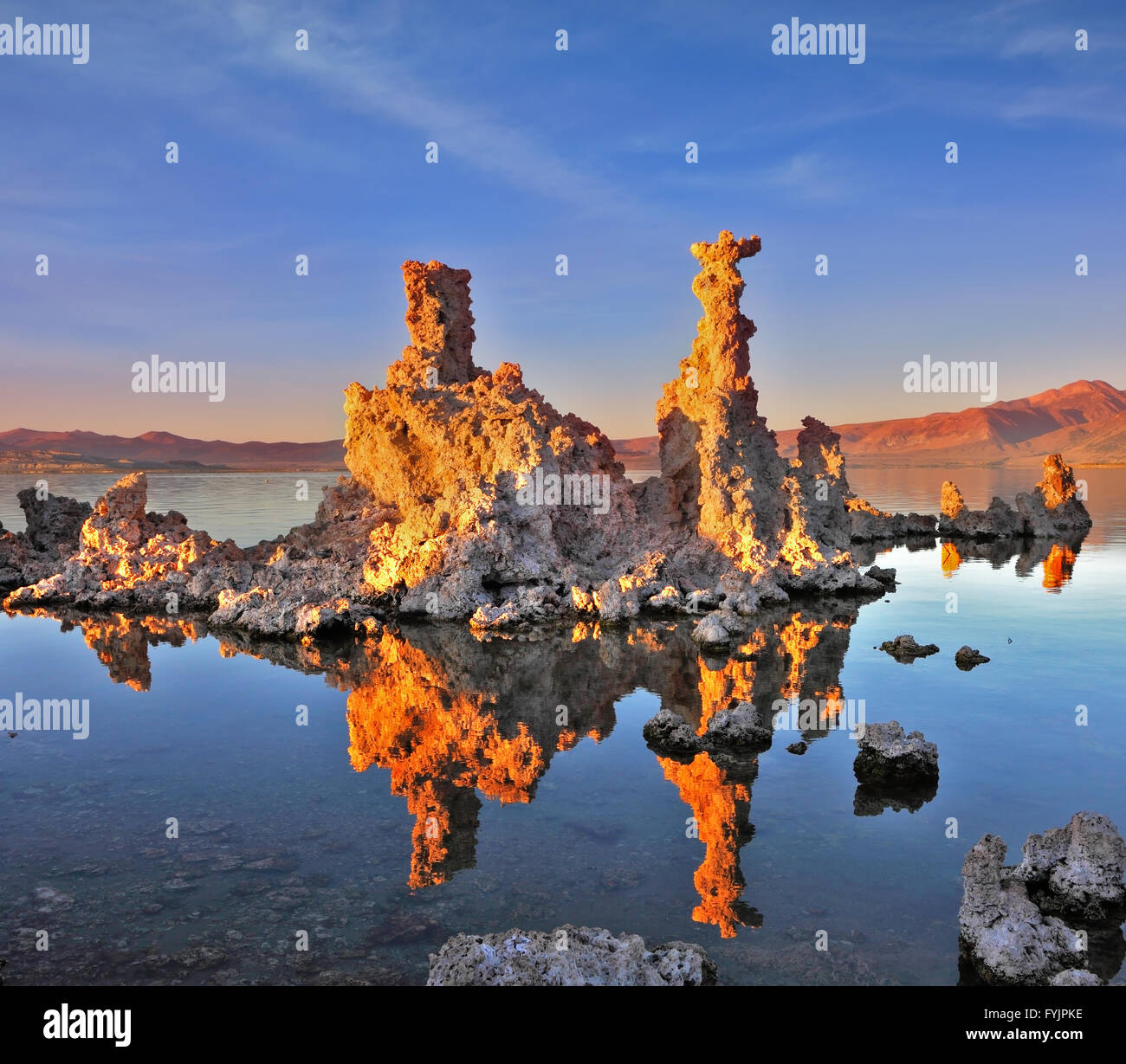 Mono Lake - a natural wonder in the United States Stock Photo - Alamy