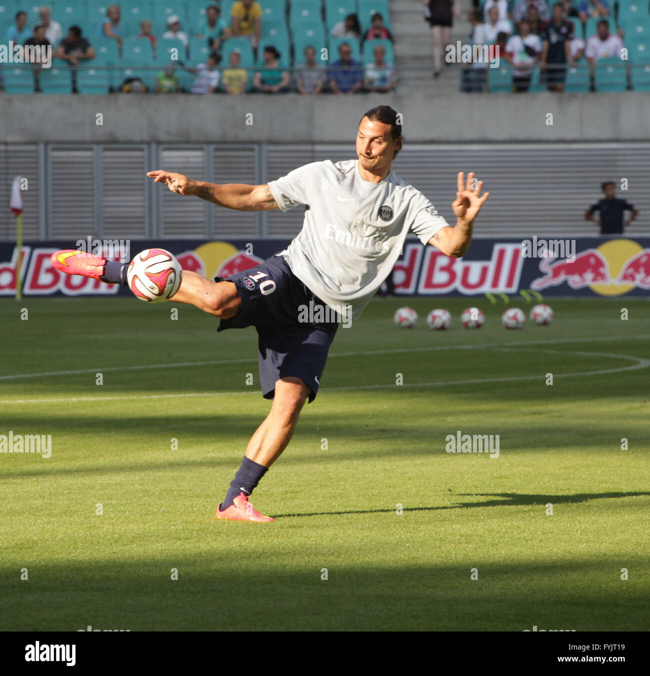 Zlatan Ibrahimovic Psg High Resolution Stock Photography and Images - Alamy