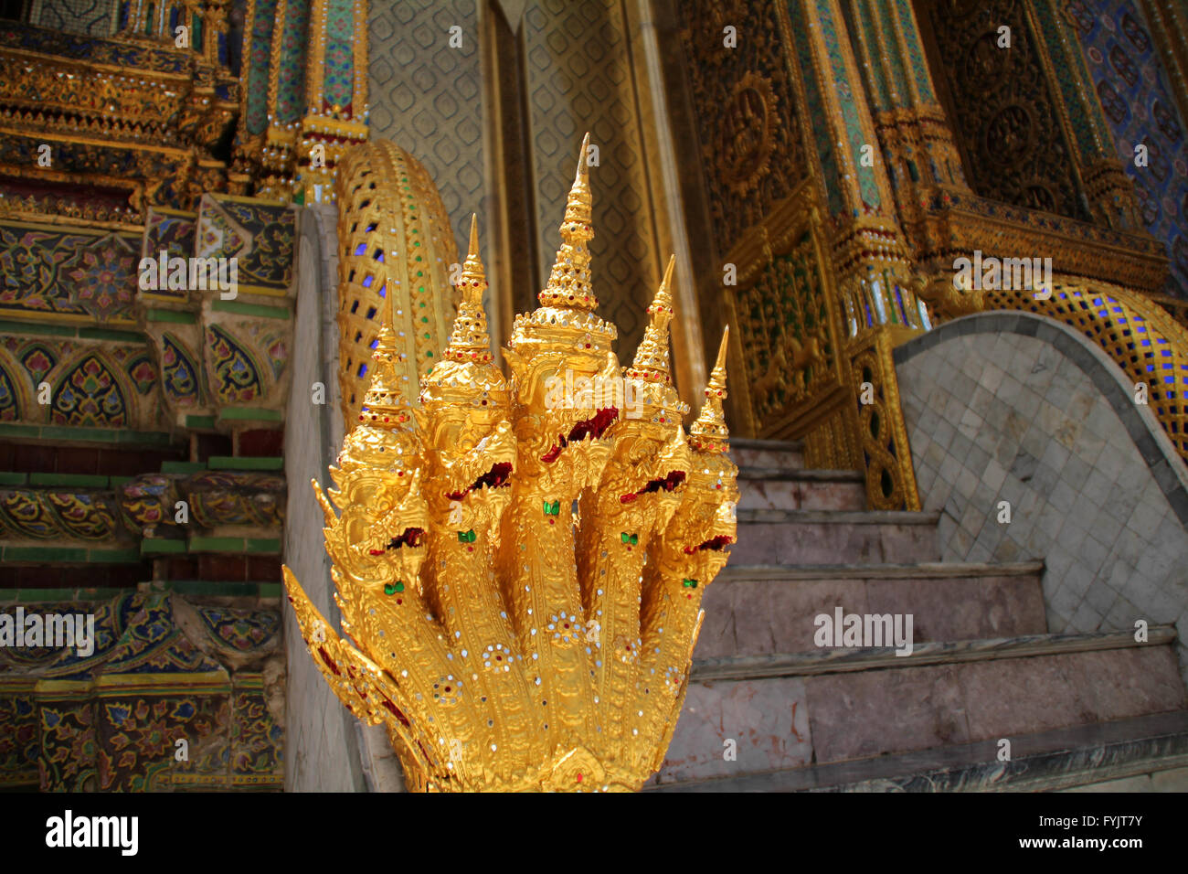 Five headed dragon hi-res stock photography and images - Alamy