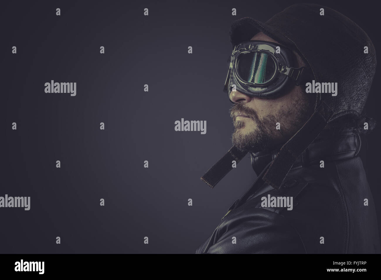 portrait pilot dressed in vintage style leather cap and goggles Stock ...