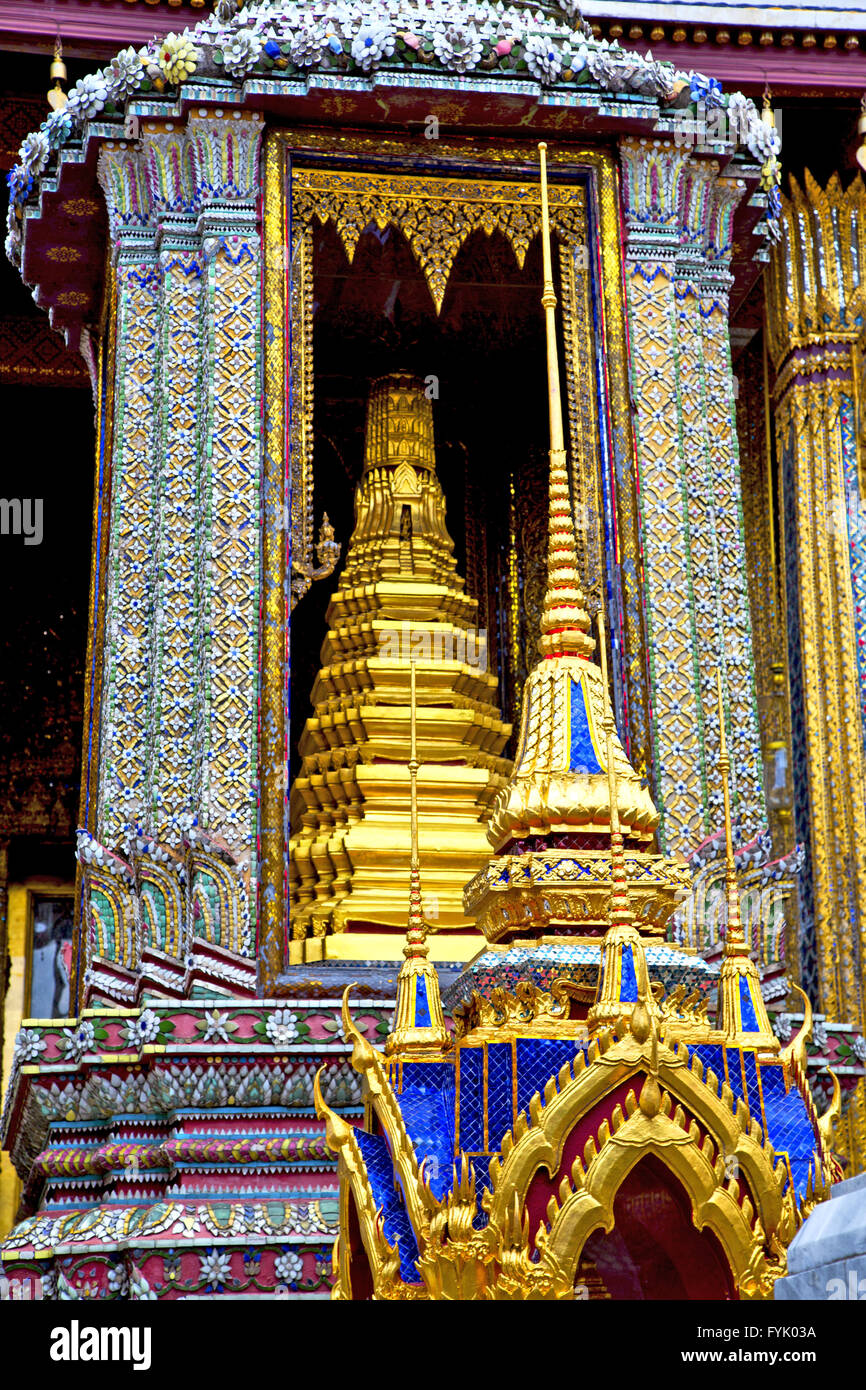 blue gold temple in bangkok thailand incision of the temple Stock Photo ...