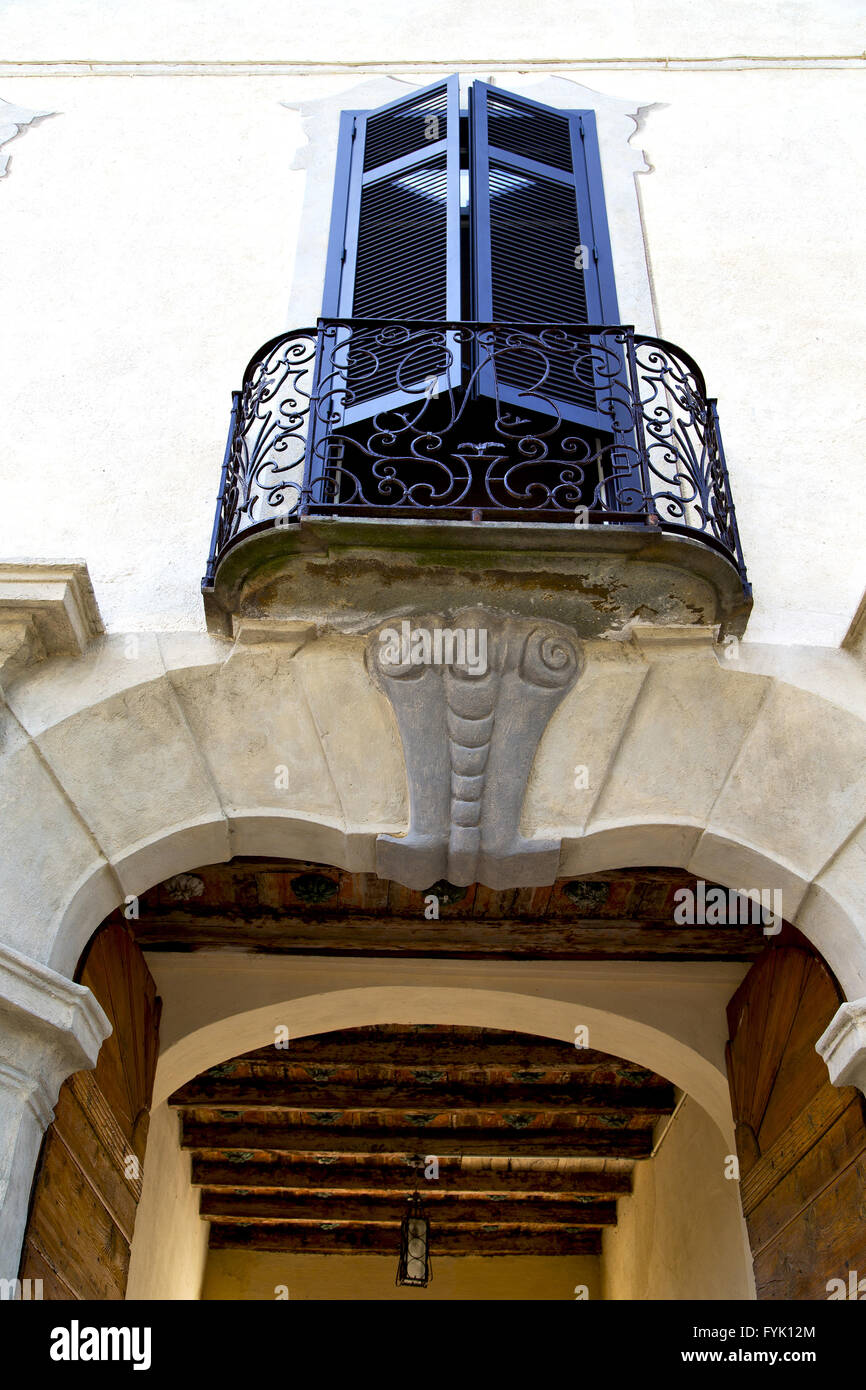 terrace in the milano old window Stock Photo - Alamy