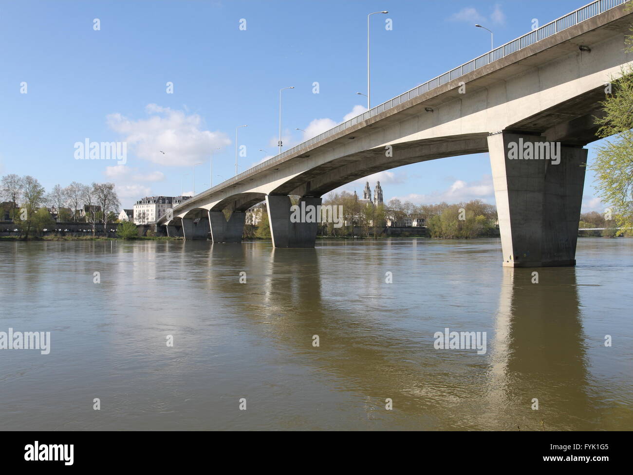 Mirabeau bridge hi-res stock photography and images - Alamy