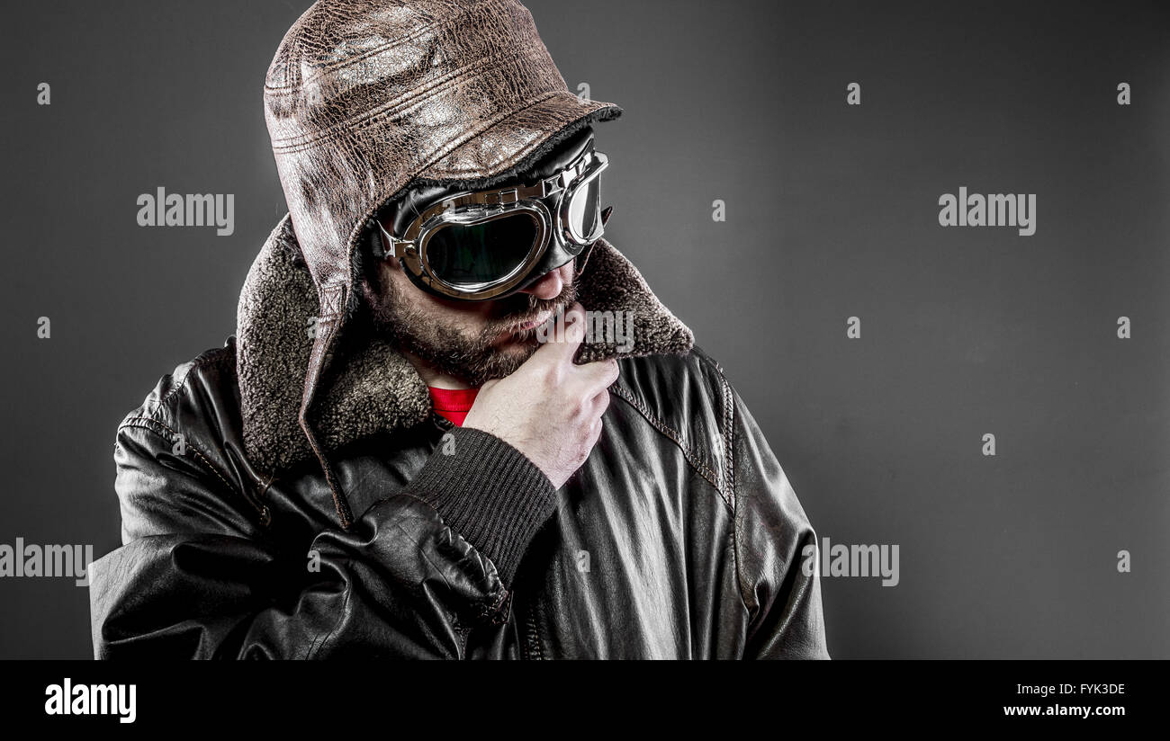 Retro pilot cap and goggles motorcycle vintage style Stock Photo - Alamy