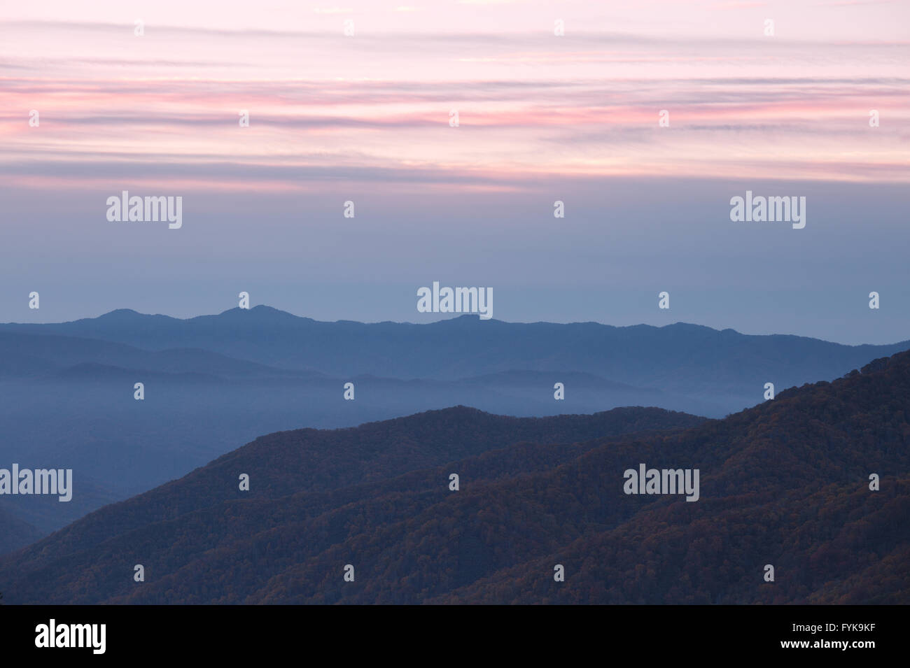 Smoky ridge hi-res stock photography and images - Alamy