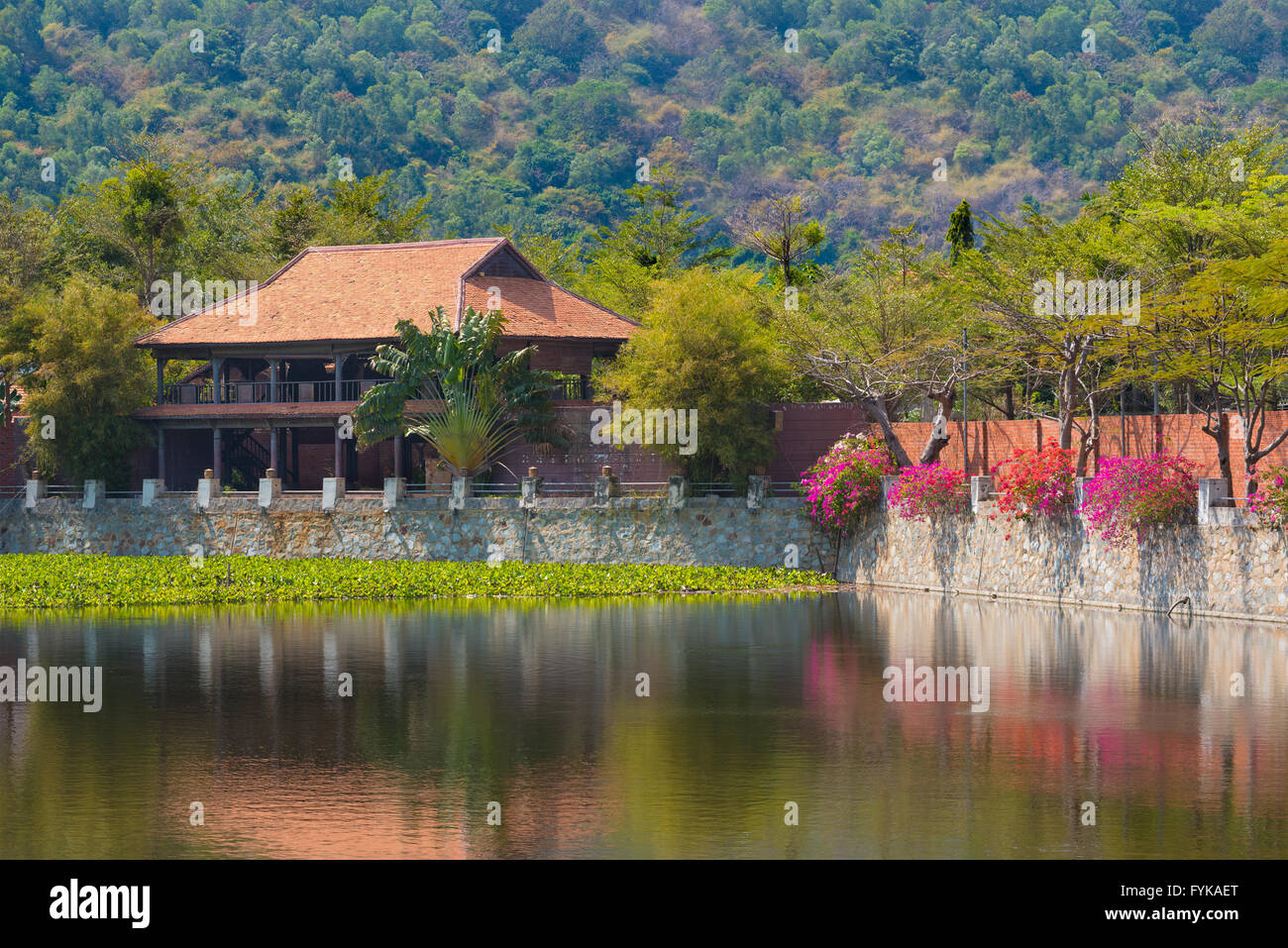 Vietnam house hi-res stock photography and images - Alamy