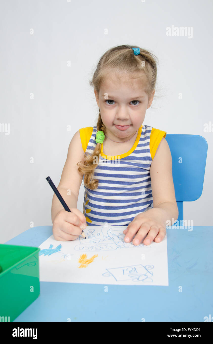 Four-year girl draws pencil drawing Stock Photo - Alamy