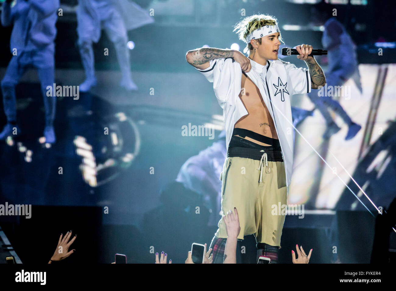 Auburn Hills, Michigan, USA. 25th Apr, 2016. JUSTIN BIEBER performing ...