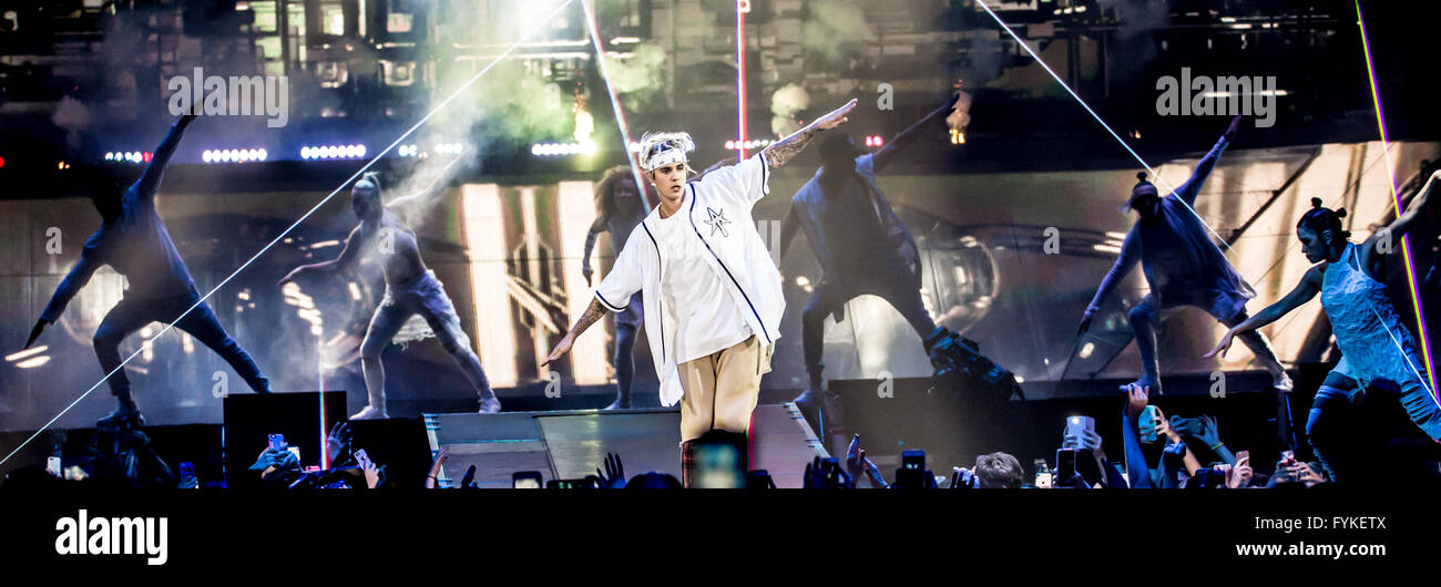 Auburn Hills, Michigan, USA. 25th Apr, 2016. JUSTIN BIEBER performing ...