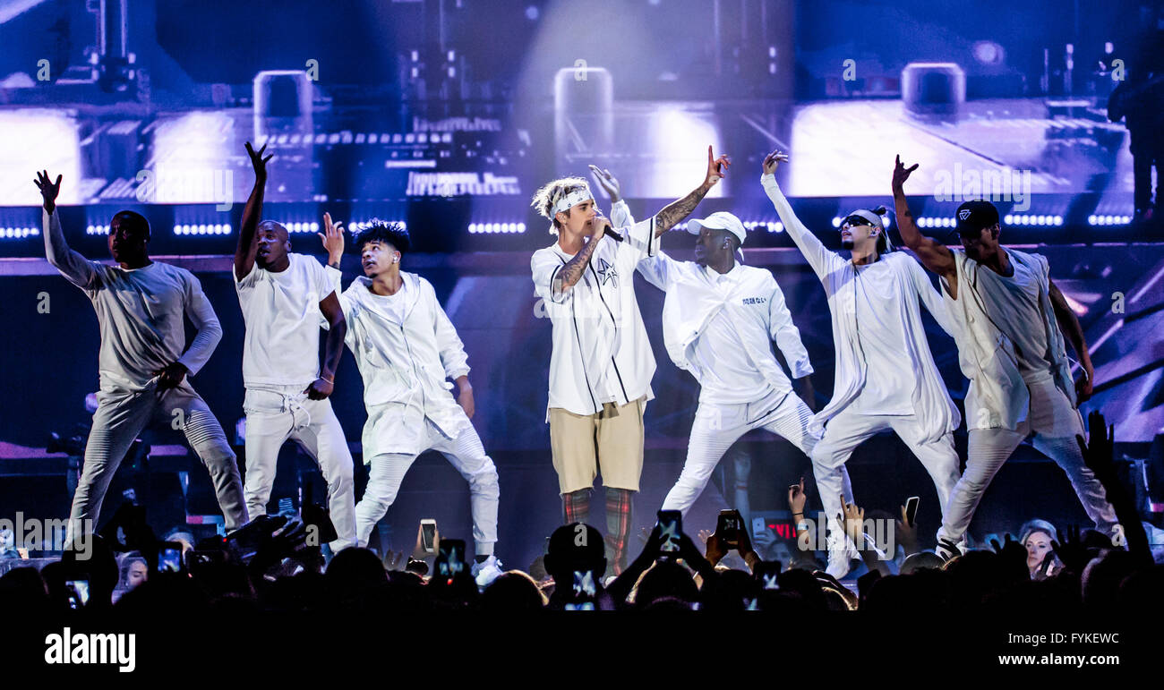 Auburn Hills, Michigan, USA. 25th Apr, 2016. JUSTIN BIEBER performing ...