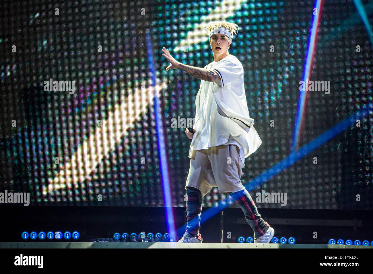 Auburn Hills, Michigan, USA. 25th Apr, 2016. JUSTIN BIEBER performing ...