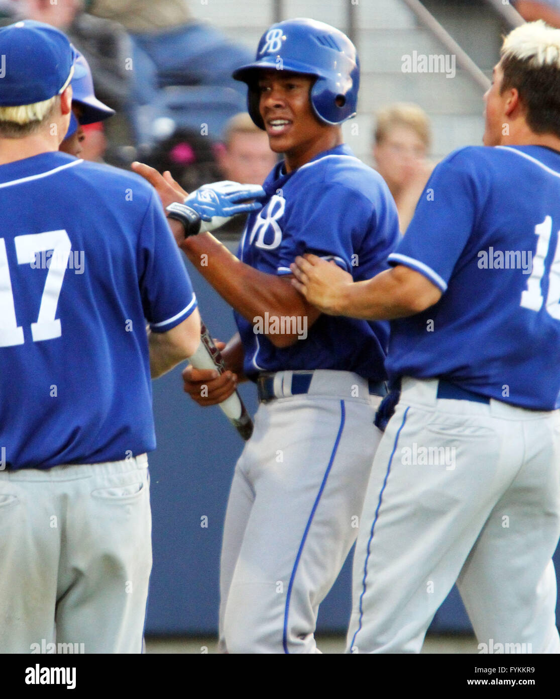 June 6, 2015 - Rancho Bernardo's Calvin Mitchell, center, is ...