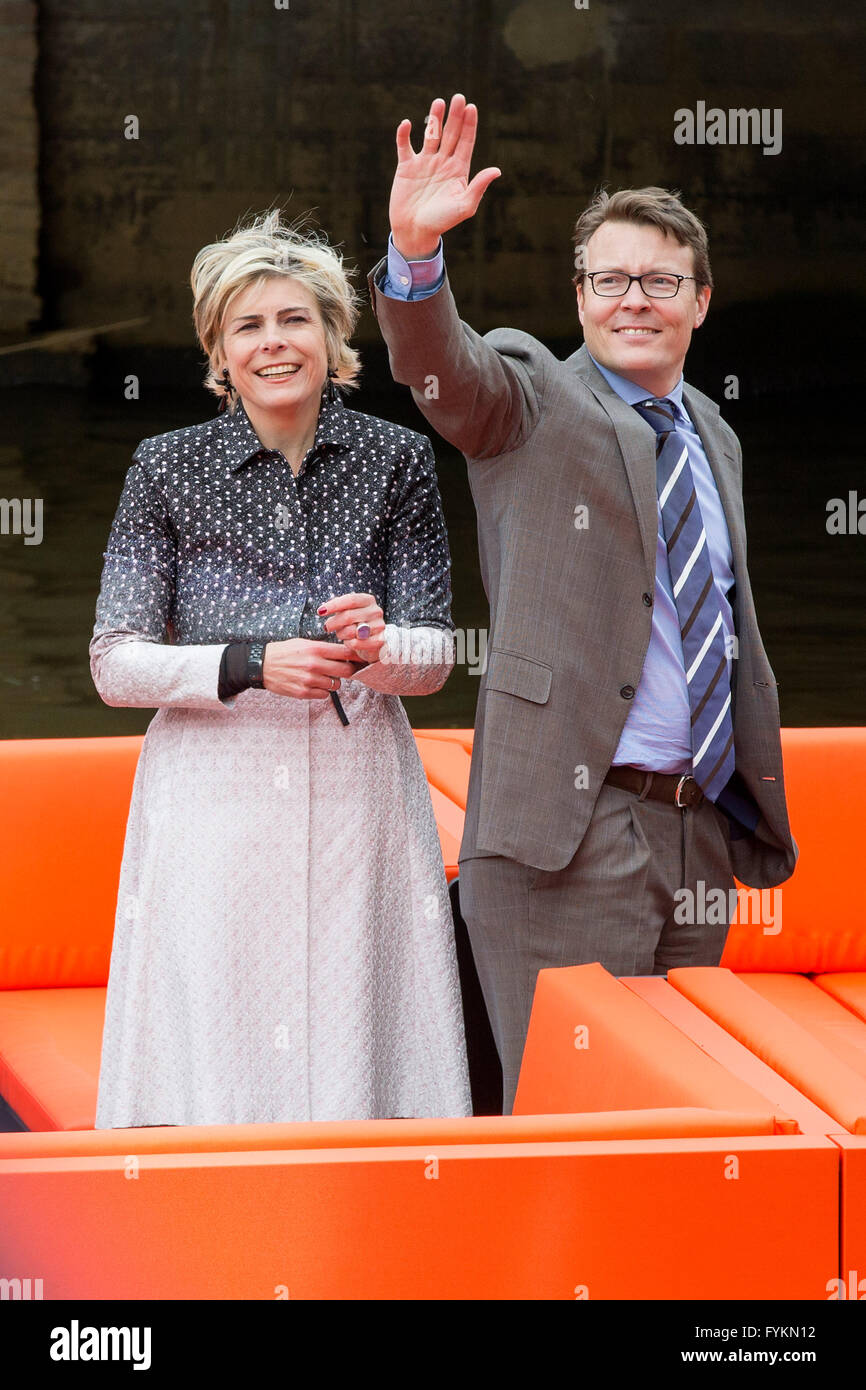 Prince Constantijn and Princess Laurentien of The Netherlands attend ...