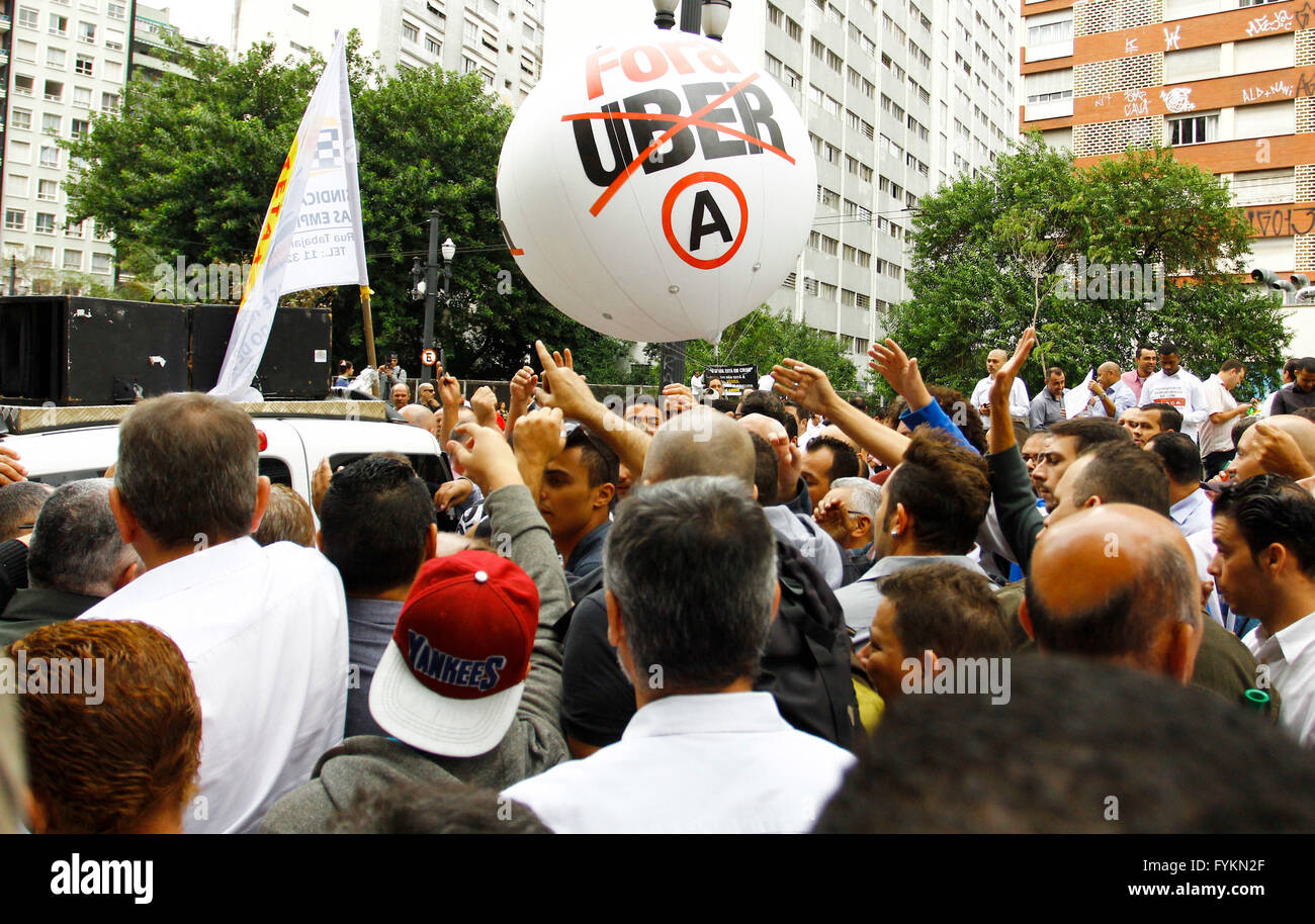 Sao Paulo, Brazil. 27th April, 2016. UBER OF VOTING IN HALL OF SP ...