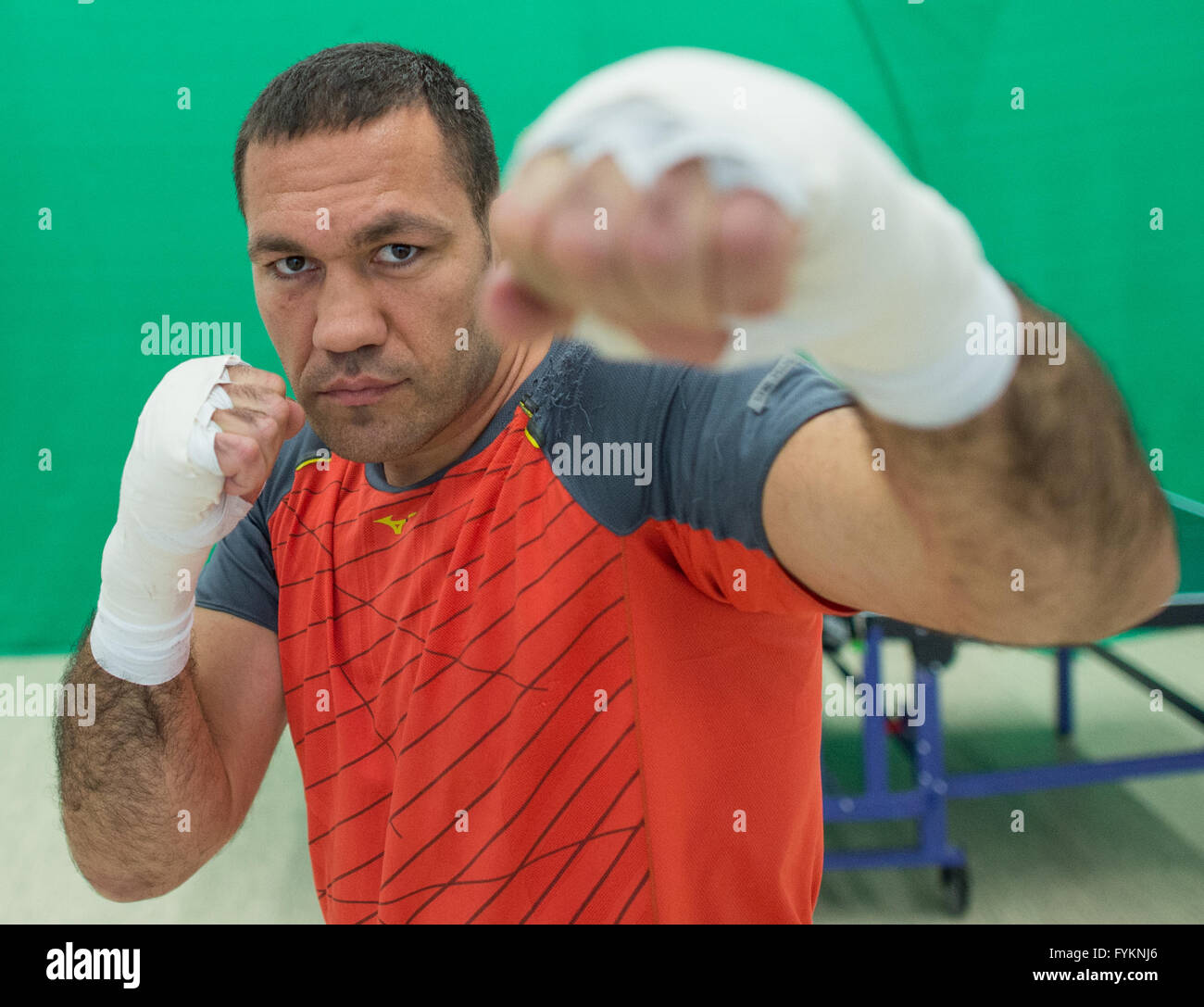 Kampf der giganten hi-res stock photography and images - Alamy