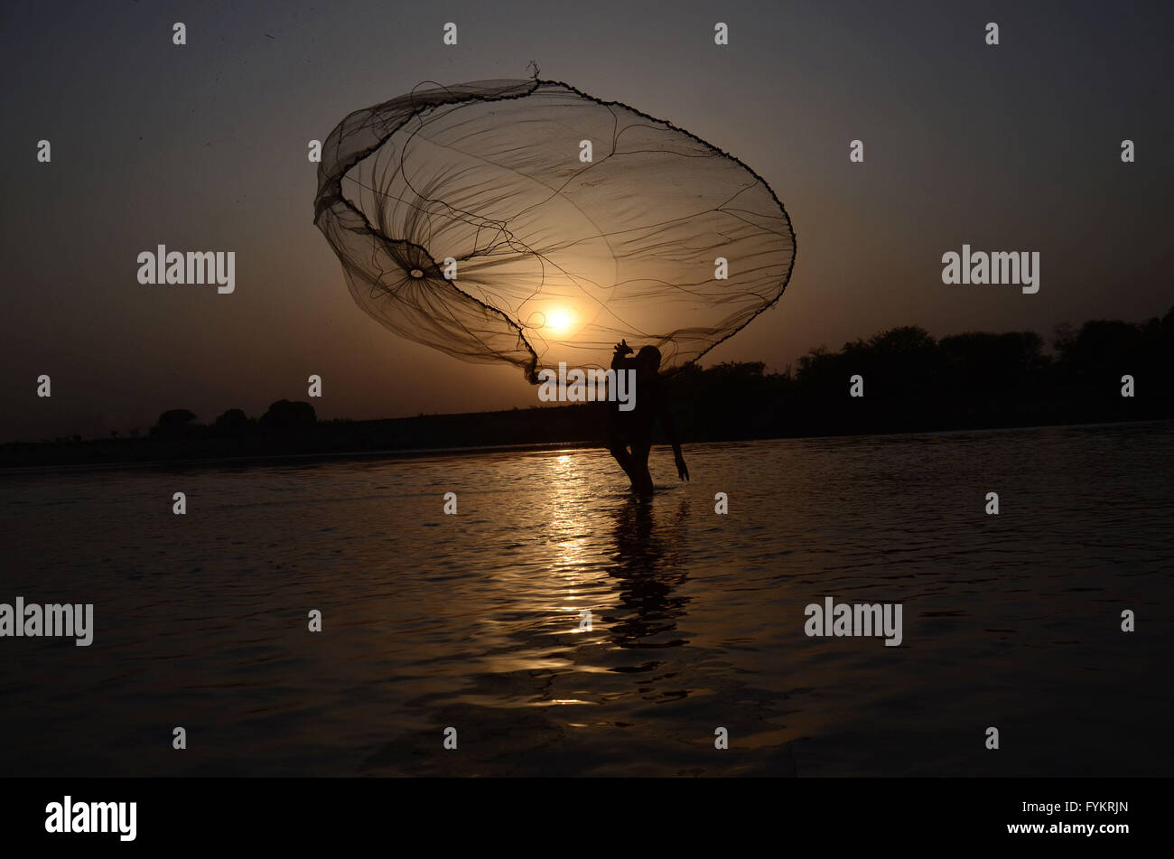 Fisherman pakistan hi-res stock photography and images - Alamy