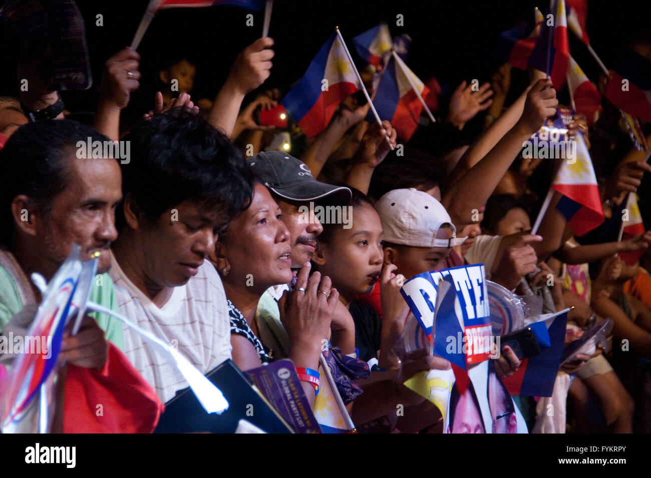Philippines. 27th Apr, 2016. Supporters of Rodrigo Duterte listening ...
