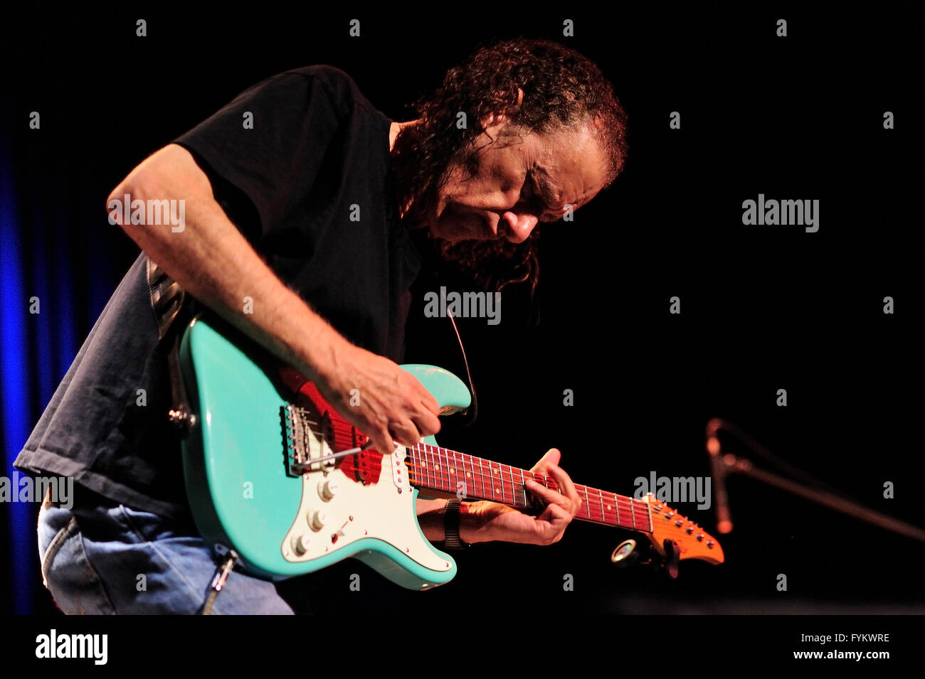Bass travis carlton son lary carlton drums krzysztof zawadzki hi-res ...