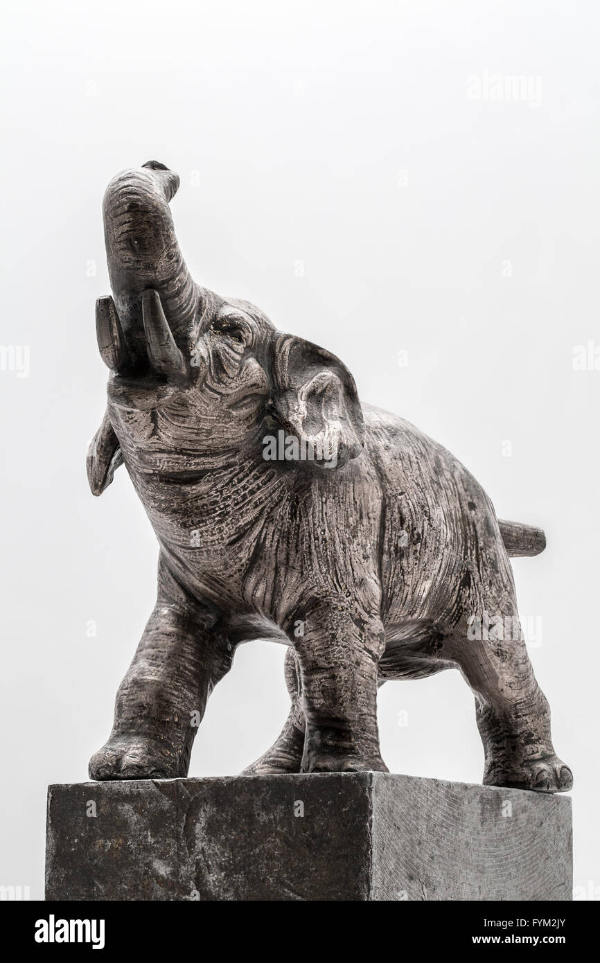 Steel elephant hi-res stock photography and images - Alamy