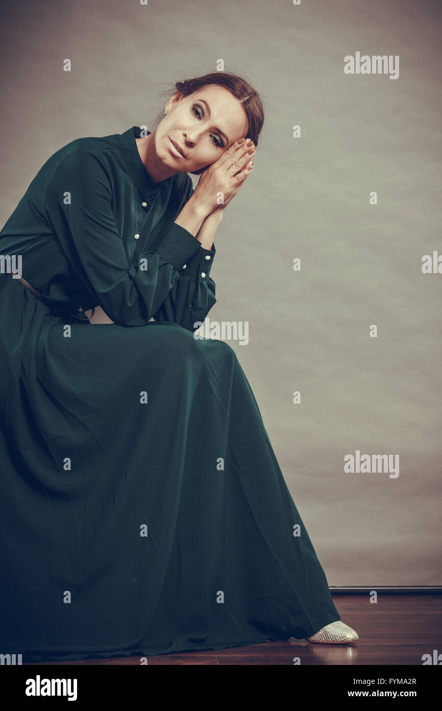 Vintage sad woman hi-res stock photography and images - Alamy